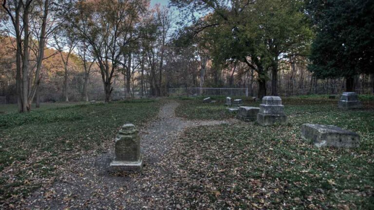 Bachelors Grove Cemetery | Chicago’s Graveyard with Ghosts