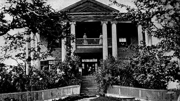 Willowbank Mansion Piano Ghost | Niagara on the Lake - Ghost Walks